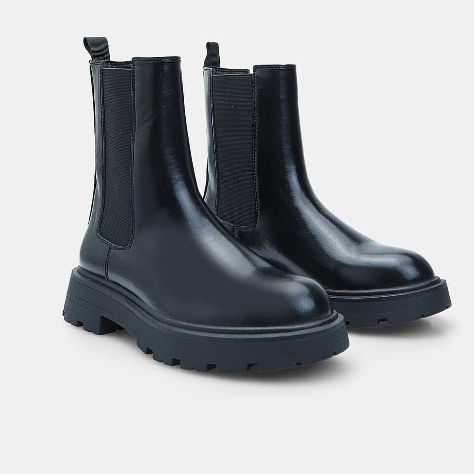 Bata | Shoe and accessories store for the whole family