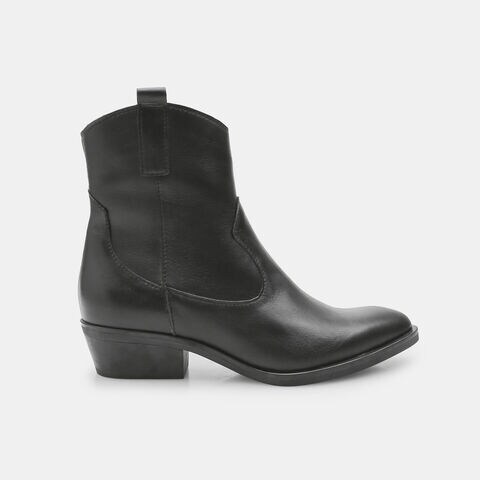 Bata | Magasin de chaussures et accessoires pour toute la famille