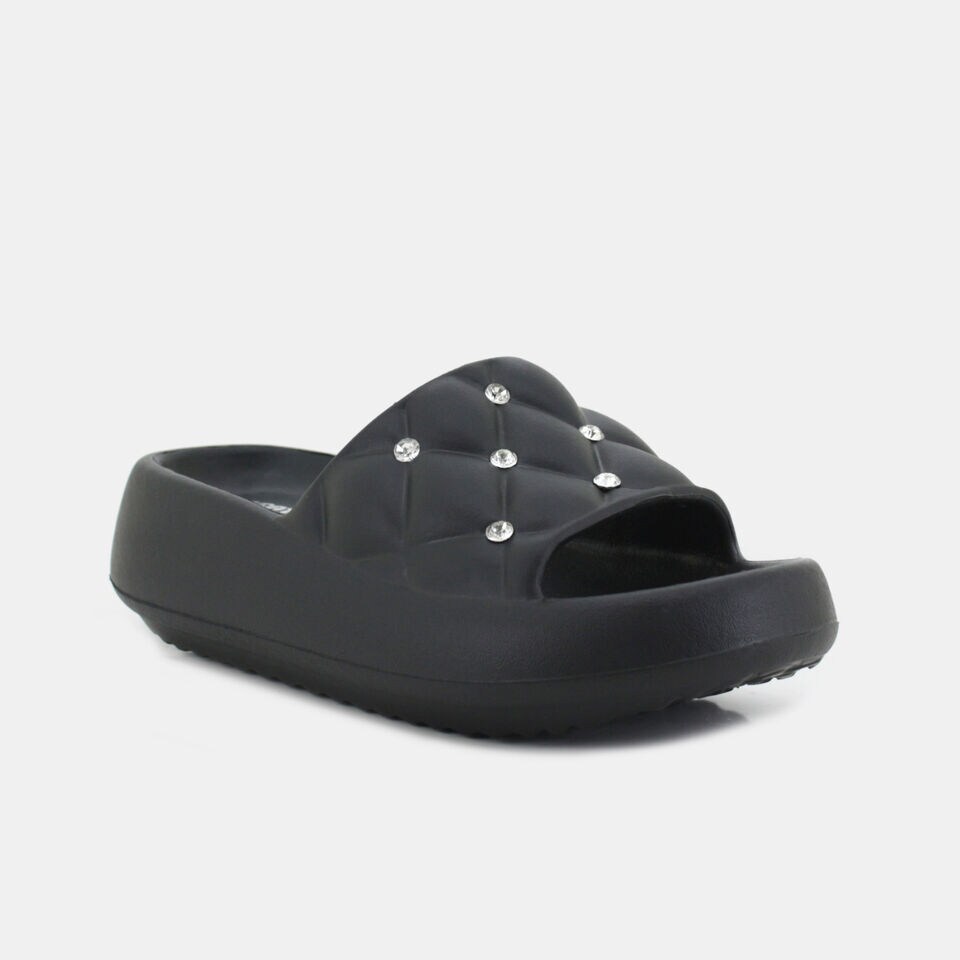 Bata | Shoe Store and Accessories for the Whole Family